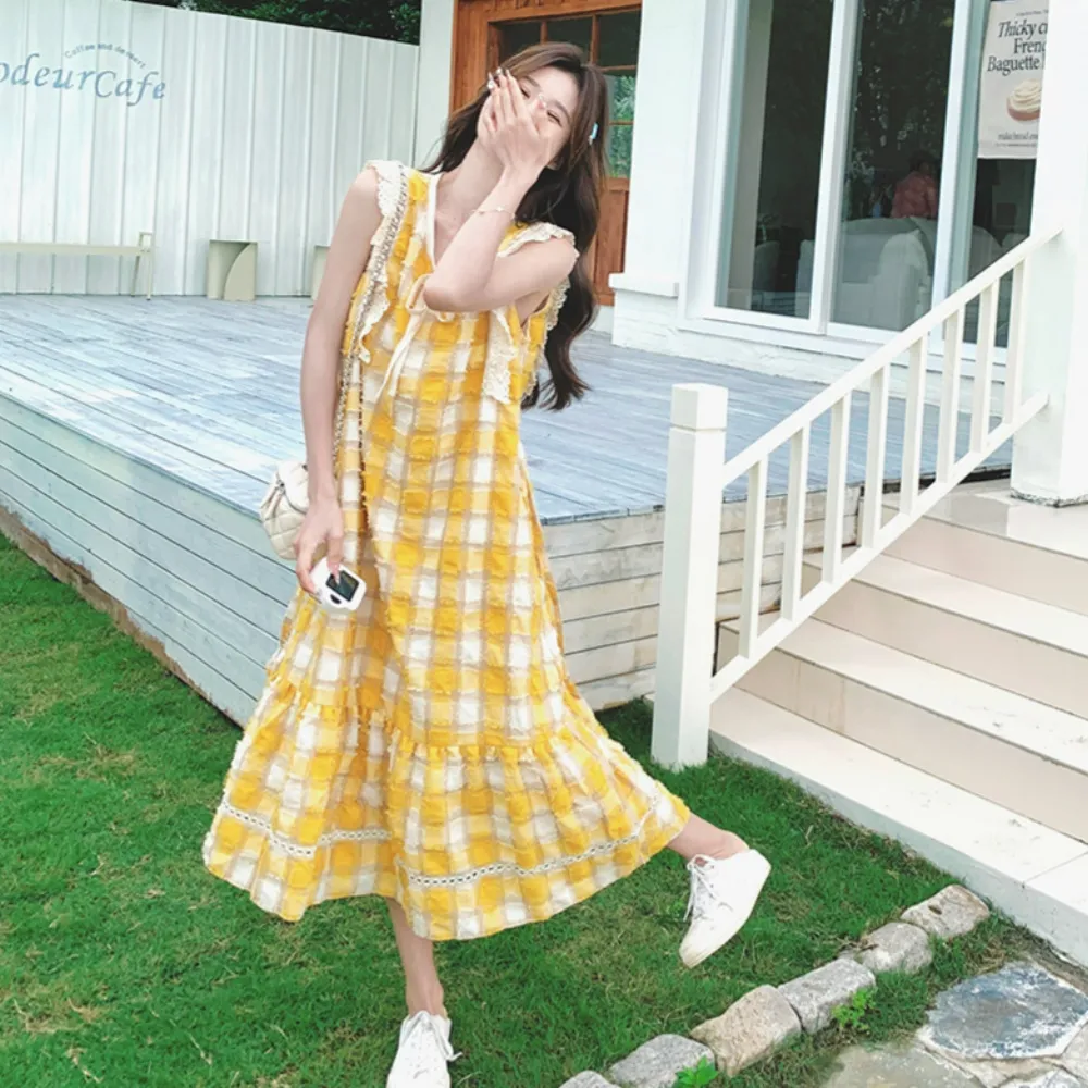 【UniStyle】無袖格紋洋裝 韓系V領蕾絲拼接連身裙 女 ZMC021-9197(奶酪黃) - momo購物網 - 好評推薦 -2024年7月