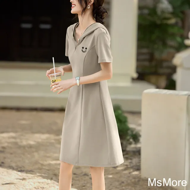 【MsMore】淺灰顯瘦減齡笑臉刺繡連帽短袖休閒連身裙時尚中長洋裝#122383(灰) - momo購物網 - 好評推薦 -2024年7月